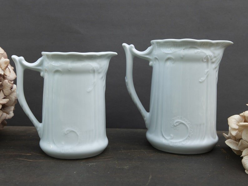Set of 2 vintage white porcelain pitchers from Limoges - Brocante Ma Jolie