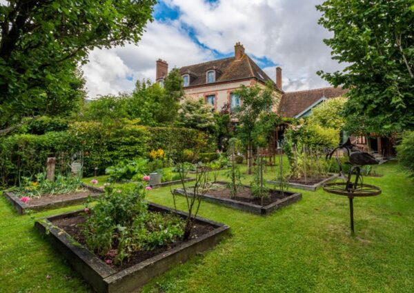 Secrets Revealed: How to Achieve a Breathtaking French Country Garden ...