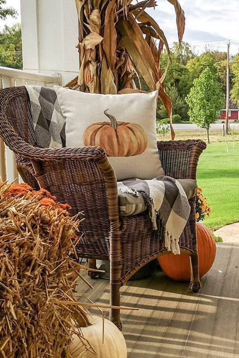 5 Stunning Front Porch Makeovers with terrific Outdoor Fall Decor ...